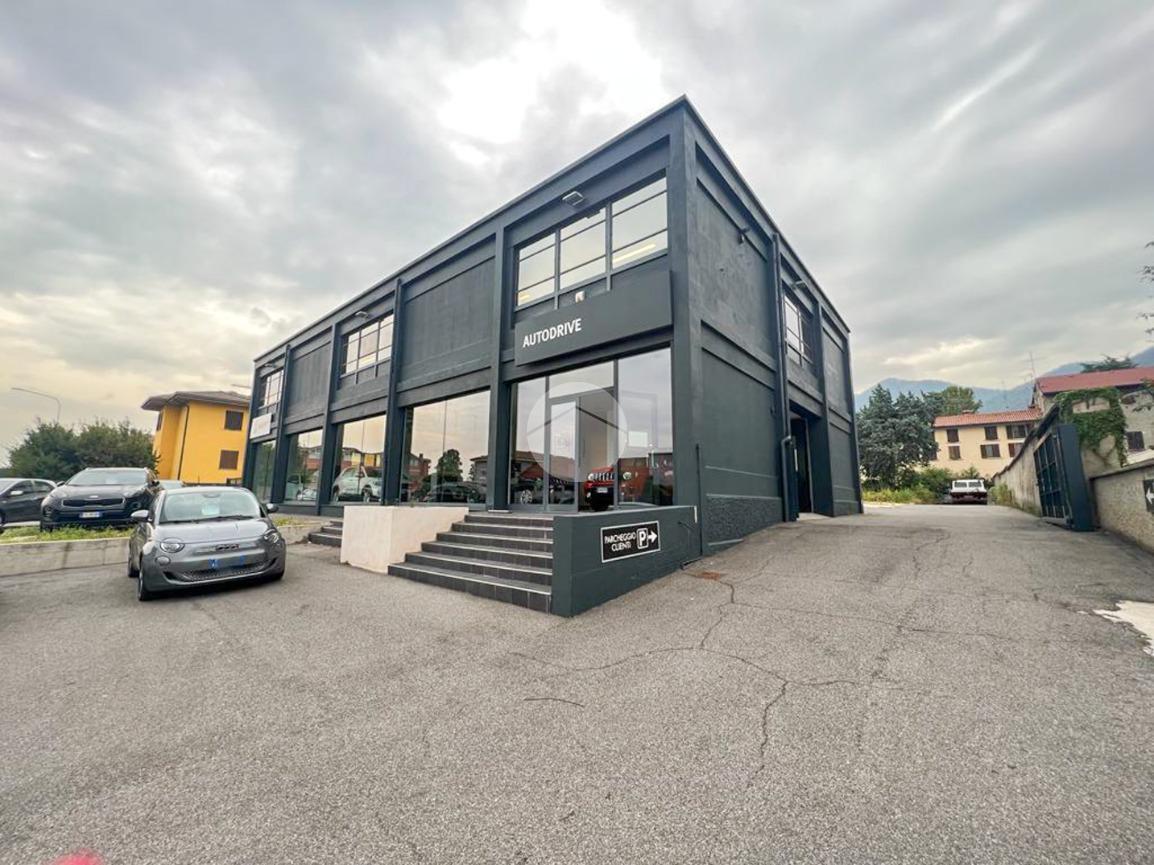 Negozio in affitto a Brescia