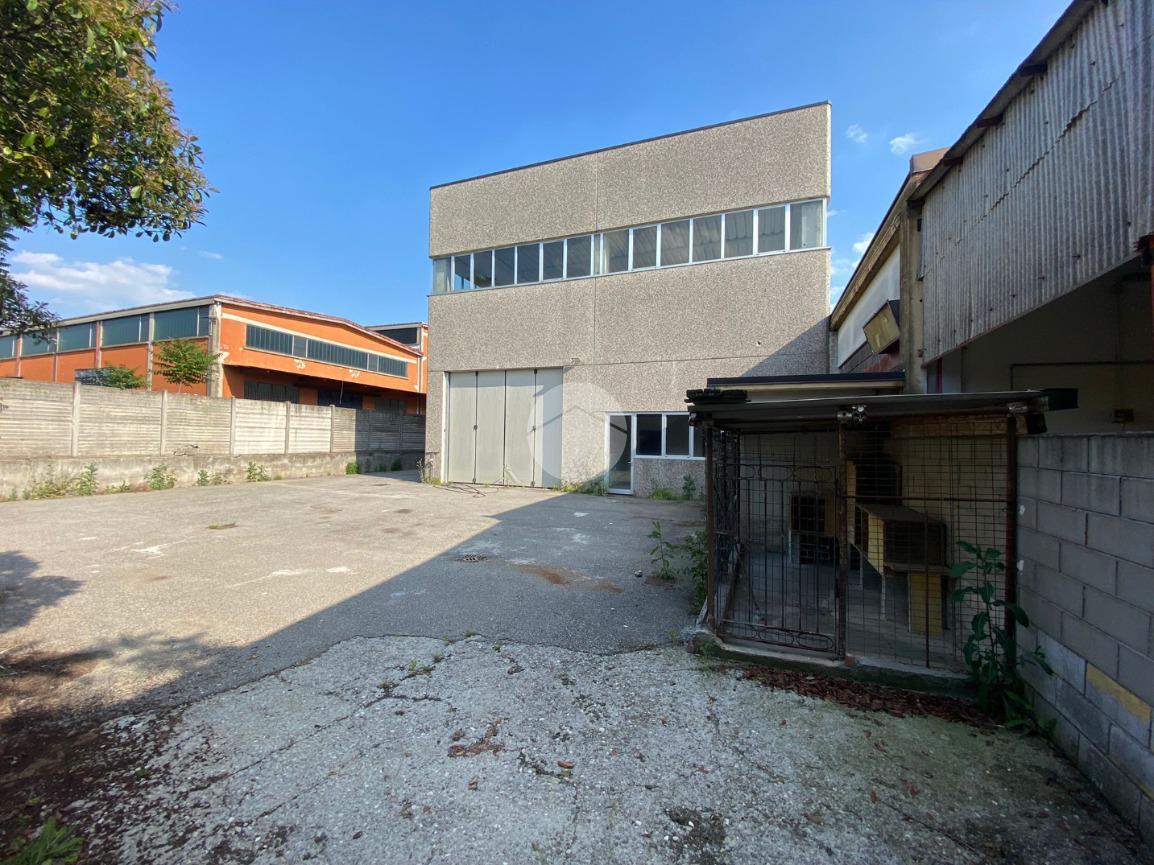 Capannone in vendita a Castenedolo