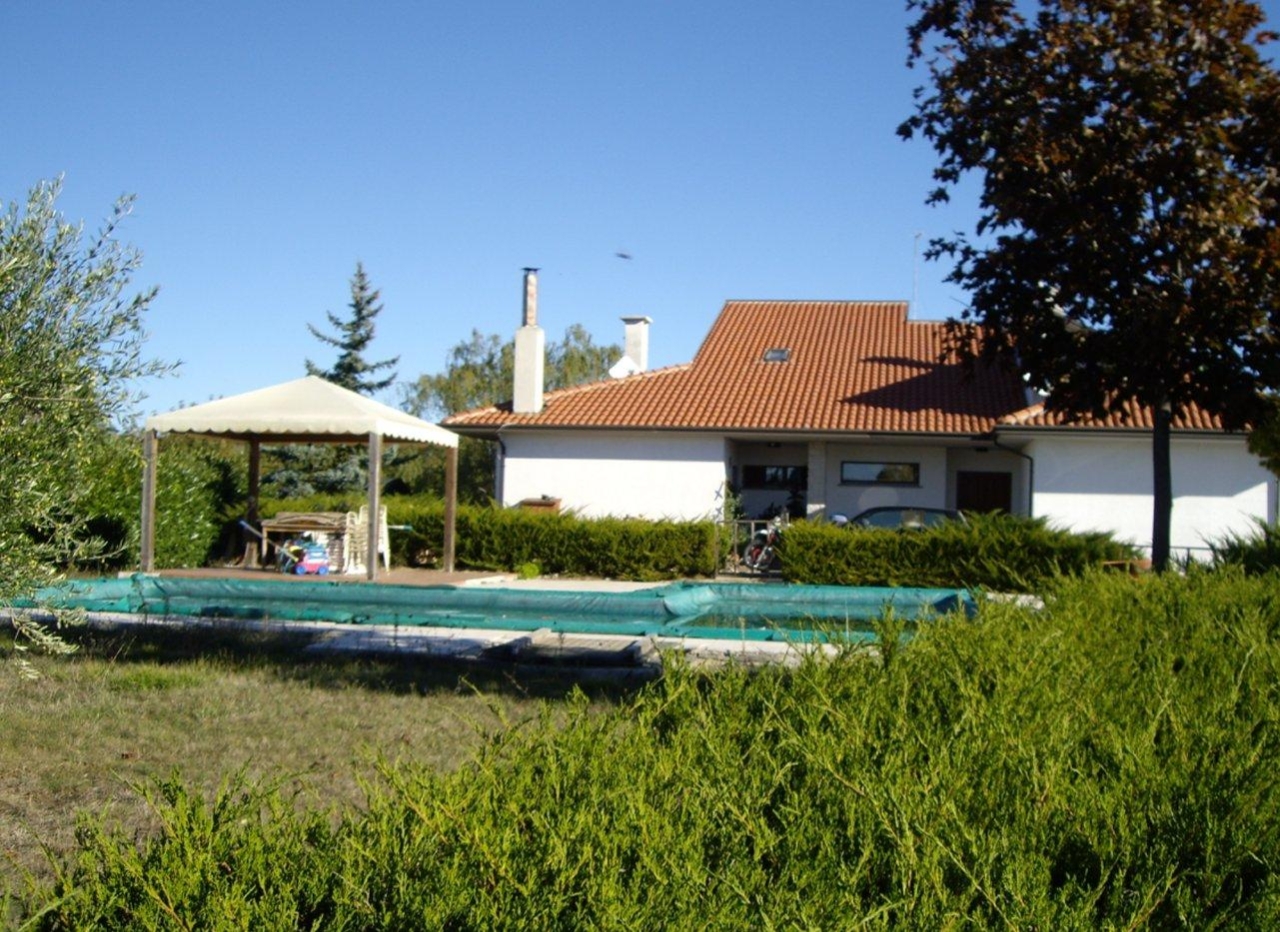 Villa in vendita a Gualdo Tadino