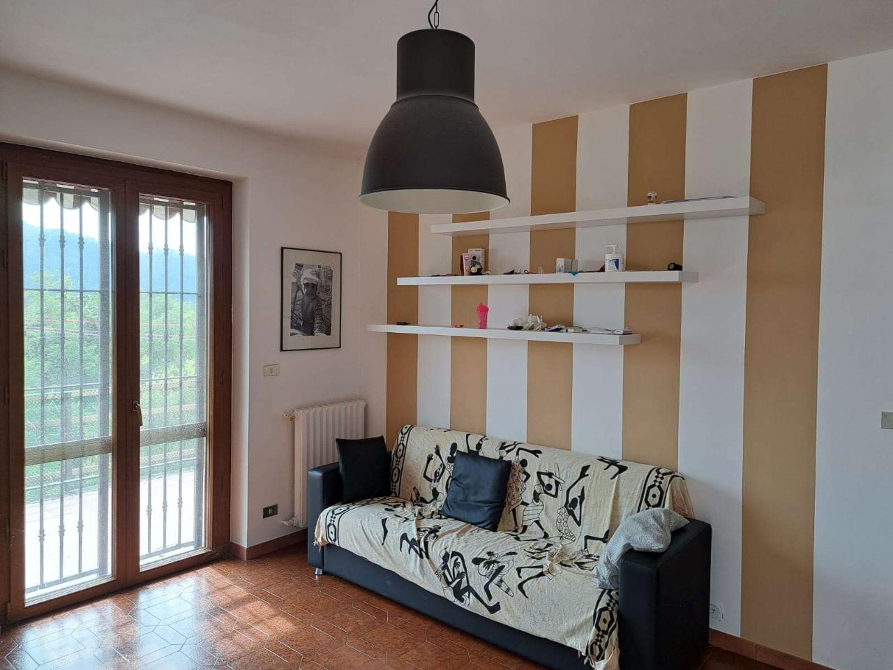 Appartamento in vendita a Follo