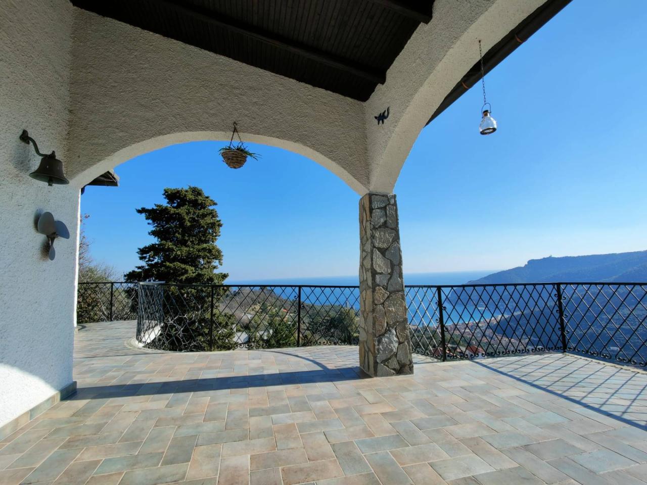 Villa in vendita a Noli