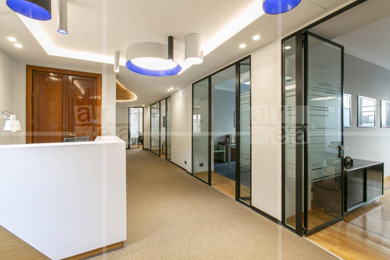 Esercizio commerciale in affitto a Roma