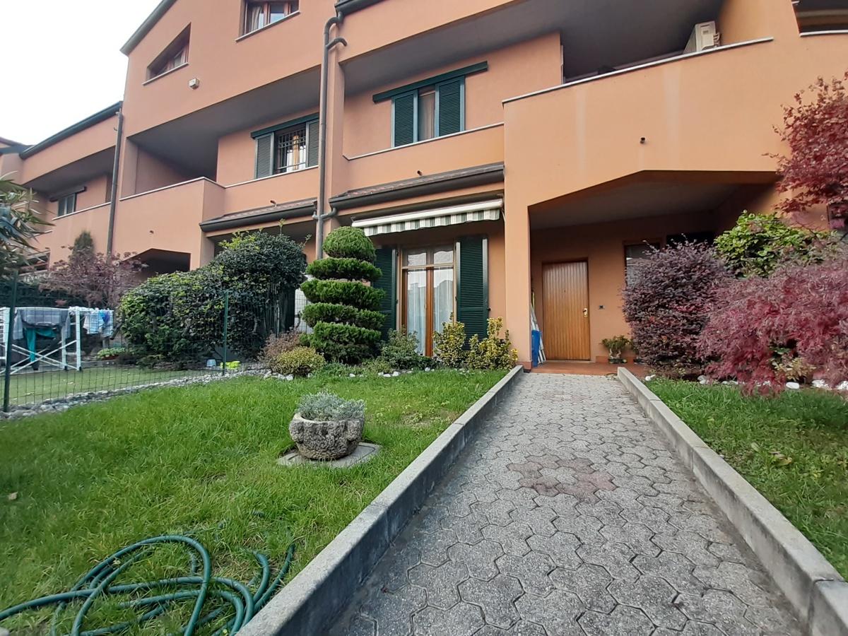 Villa a schiera in vendita a Legnano