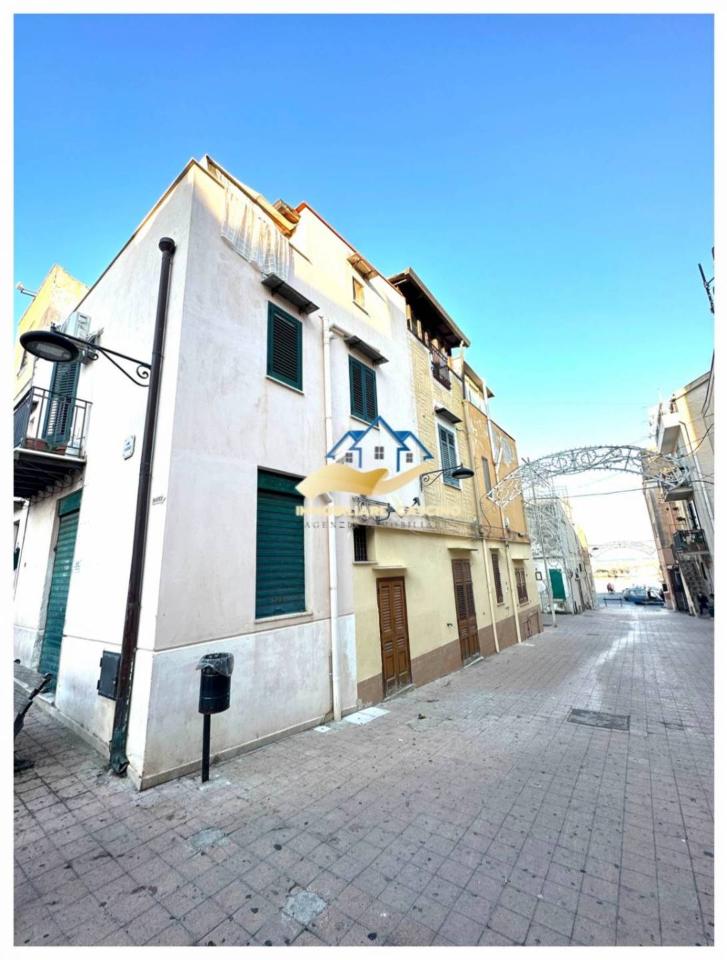 Locale commerciale in affitto a Santa Flavia