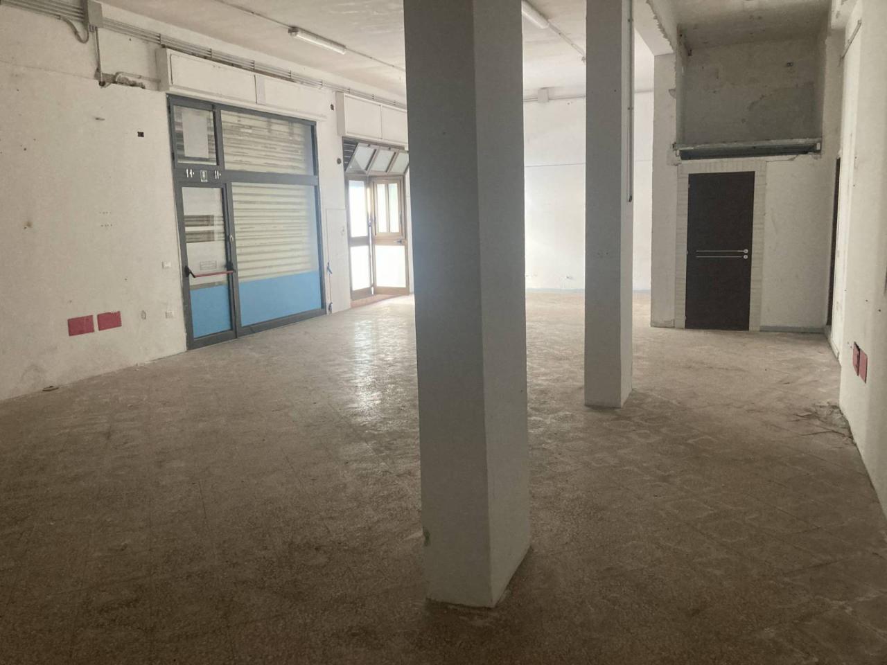 Locale commerciale in affitto a Bagheria