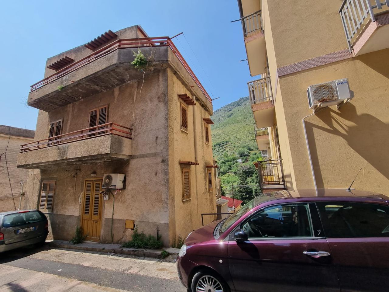Palazzo in vendita a Belmonte Mezzagno
