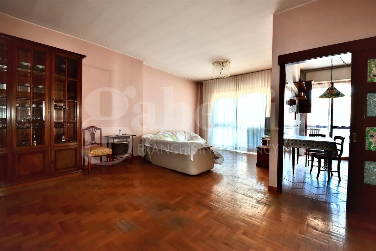 Appartamento in vendita a Monza