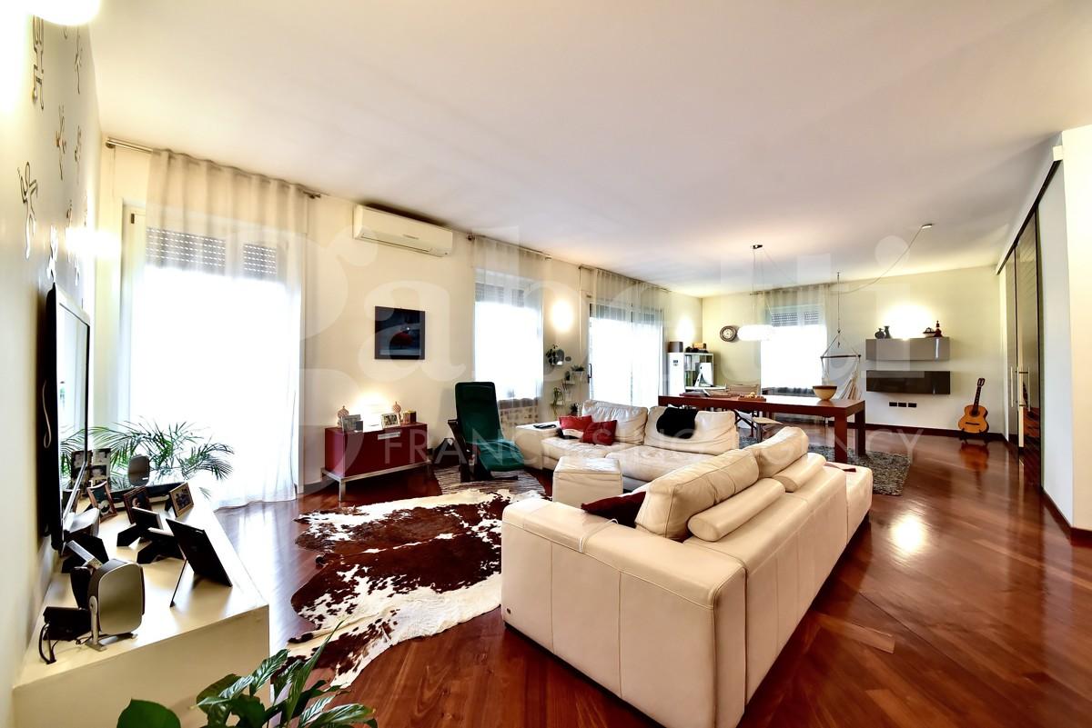 Appartamento in vendita a Monza