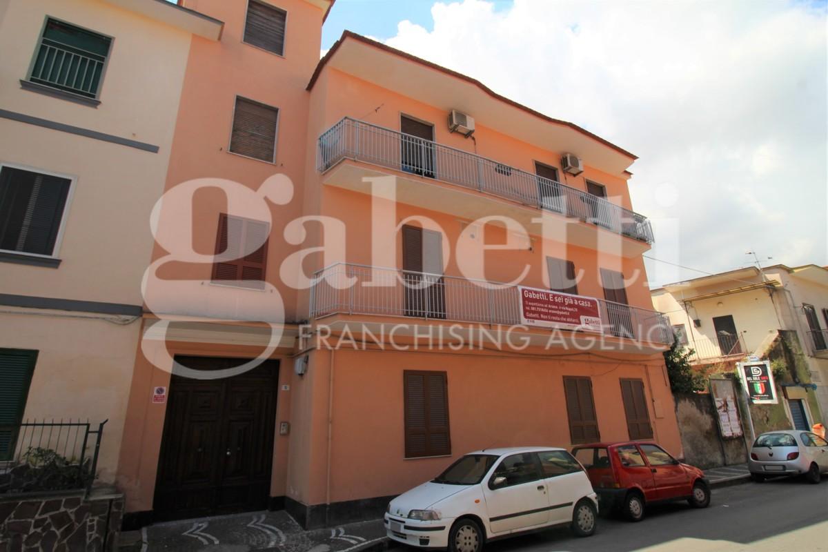 Palazzo in vendita a Arzano