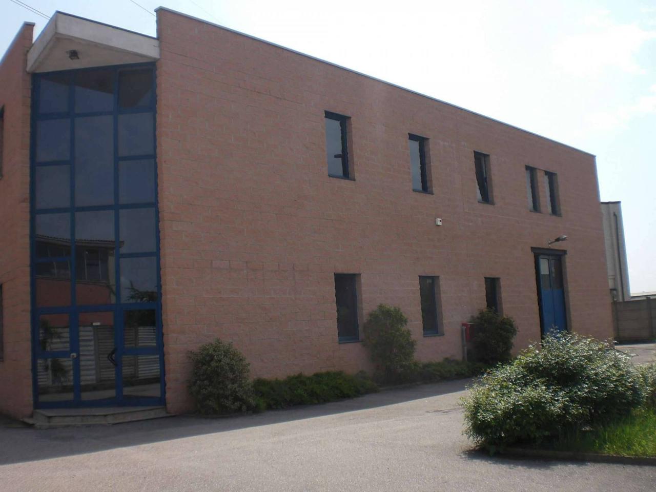 Capannone in affitto a Sulbiate