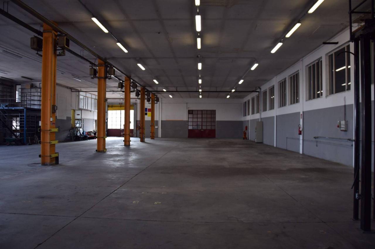 Capannone in vendita a Basiano