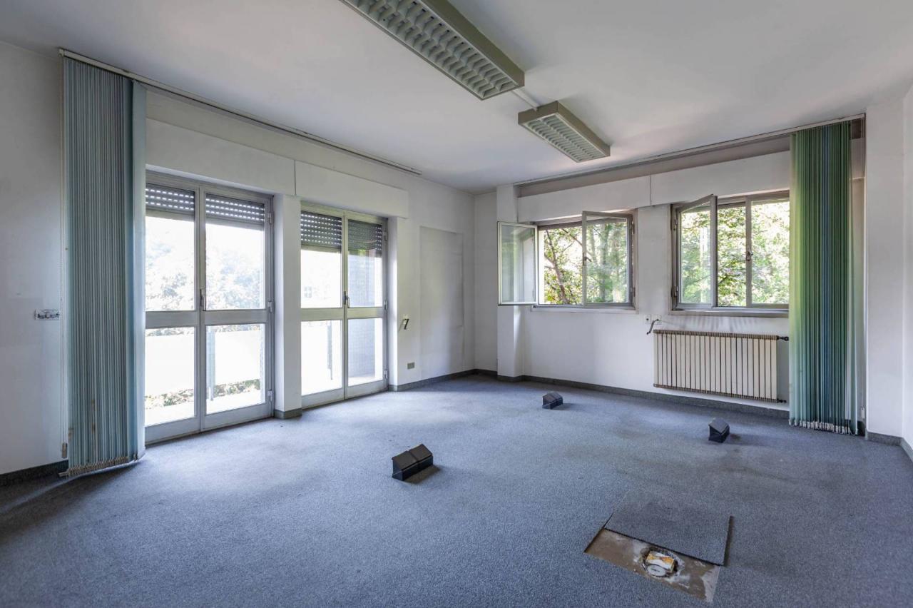 Locale commerciale in affitto a Cernusco Sul Naviglio