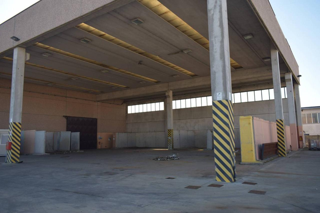 Capannone in vendita a Vaprio D'Adda