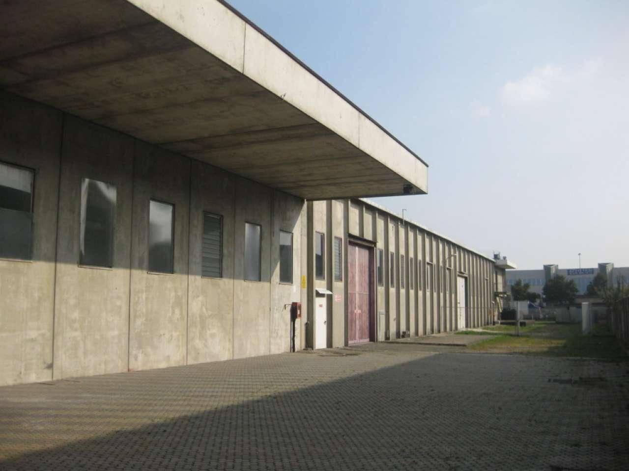 Capannone in vendita a Cavenago Di Brianza