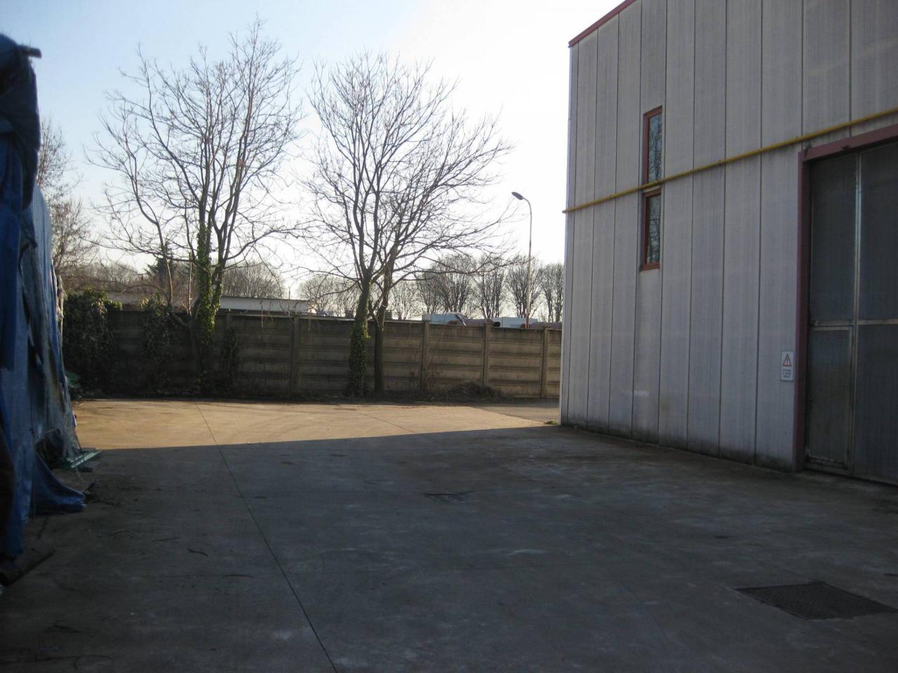 Capannone in vendita a Monza