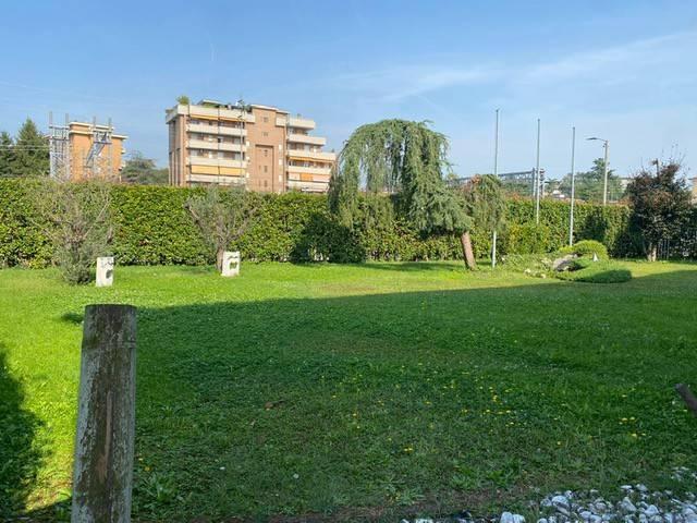 Capannone in vendita a Villasanta