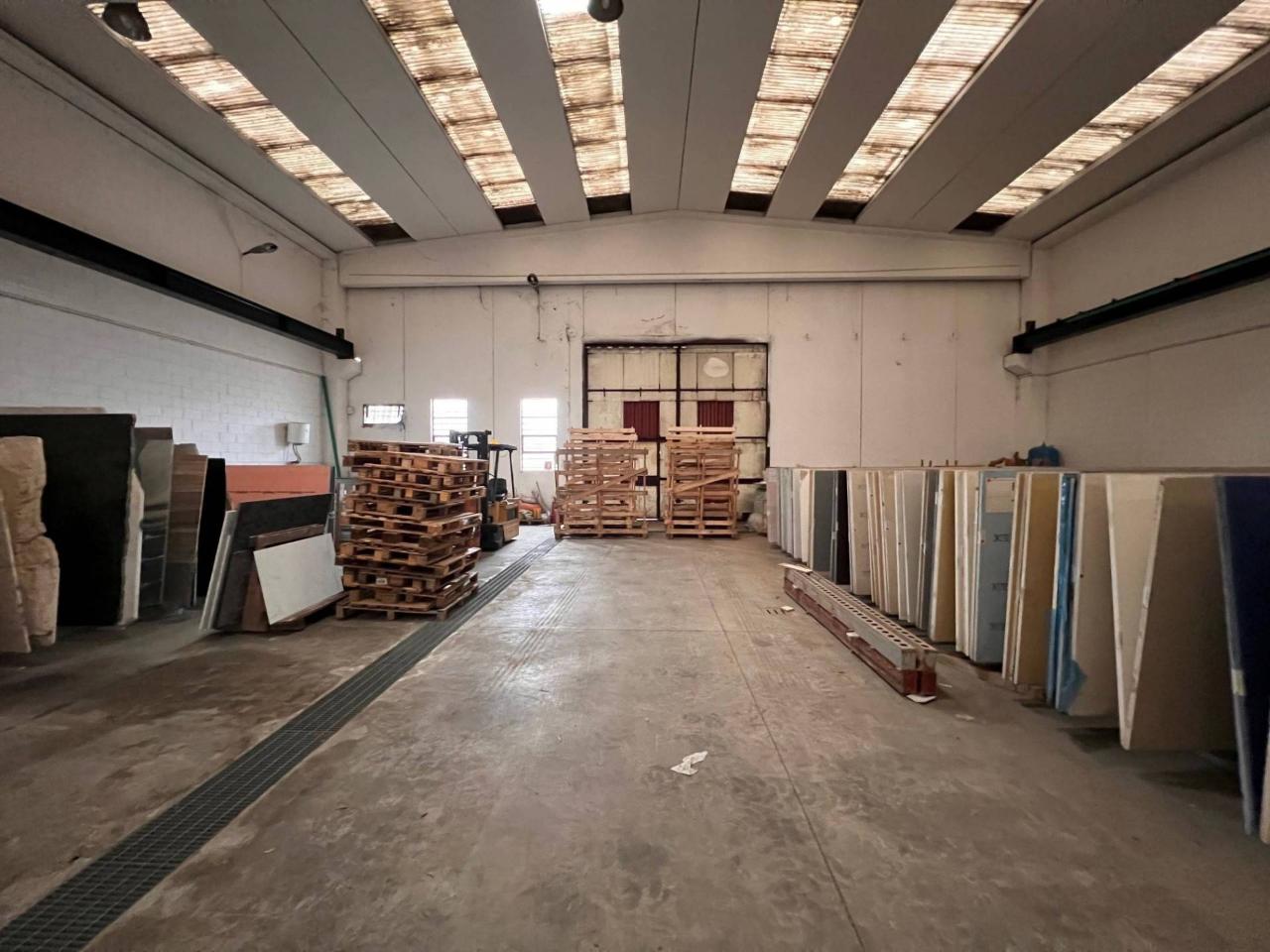 Capannone in vendita a Brugherio