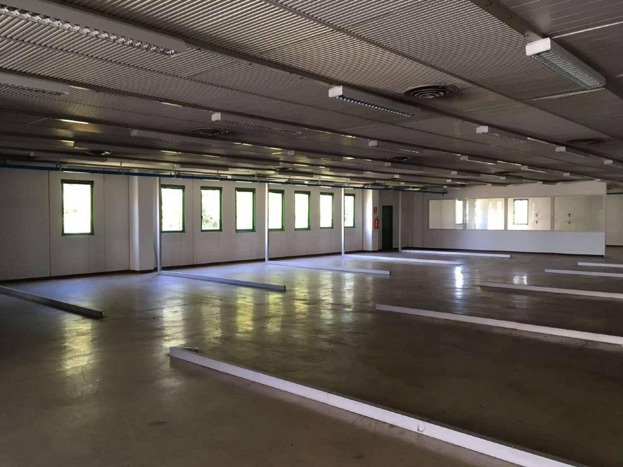 Capannone in vendita a Vimercate