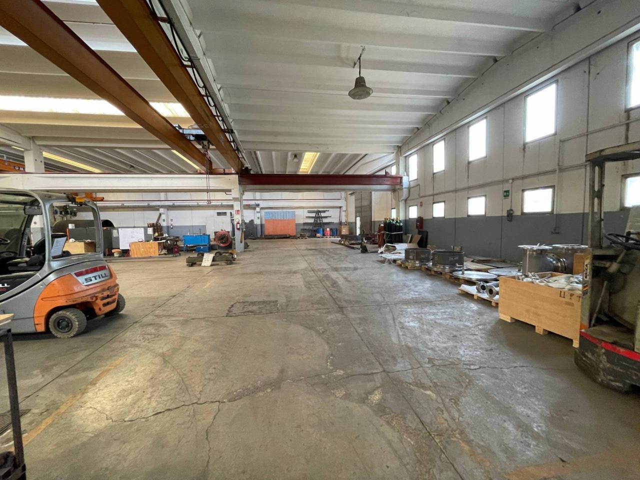 Capannone in affitto a Vignate