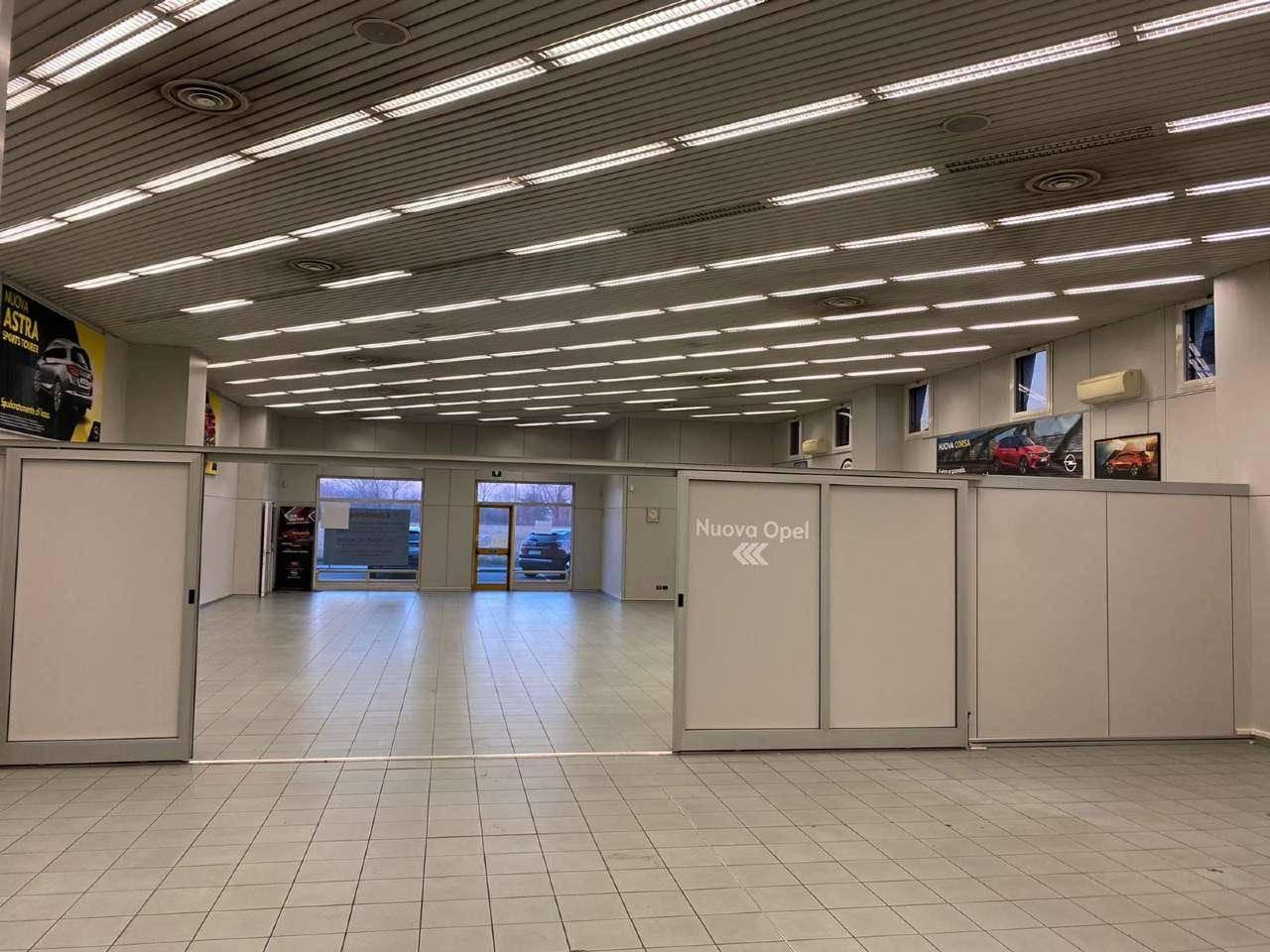 Capannone in vendita a Vimercate