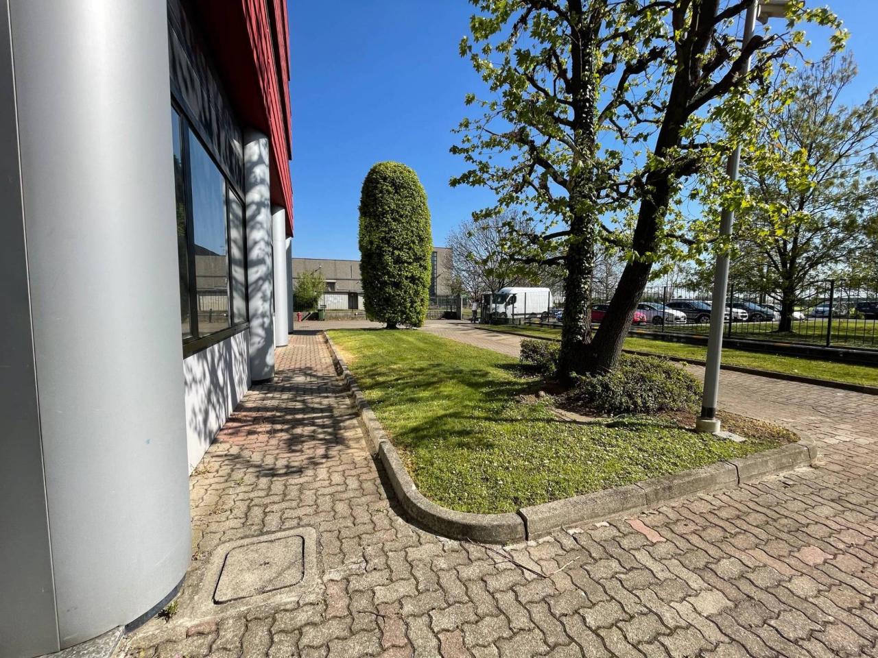 Capannone in affitto a Inzago