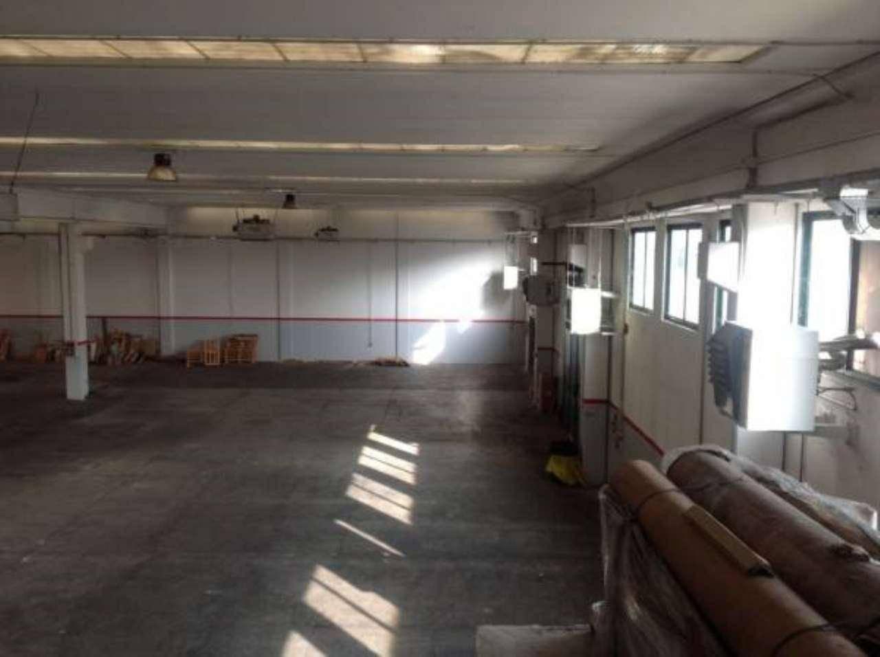 Capannone in vendita a Monza