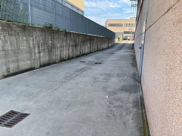 Capannone in vendita a Brugherio