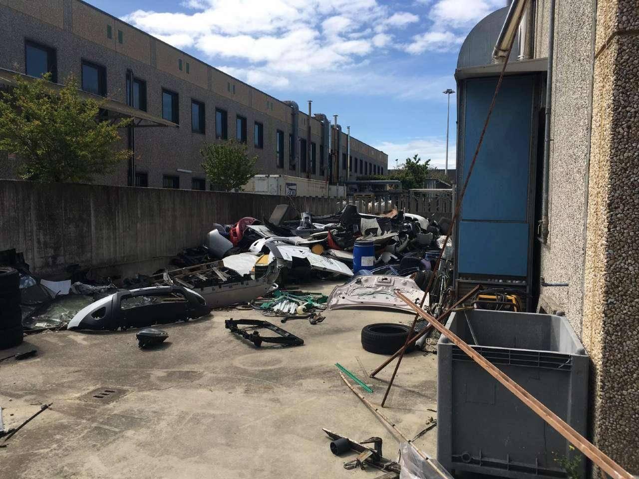 Capannone in vendita a Villasanta