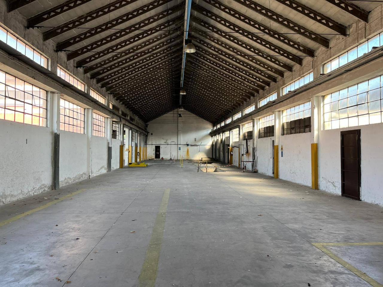 Capannone in vendita a Monza