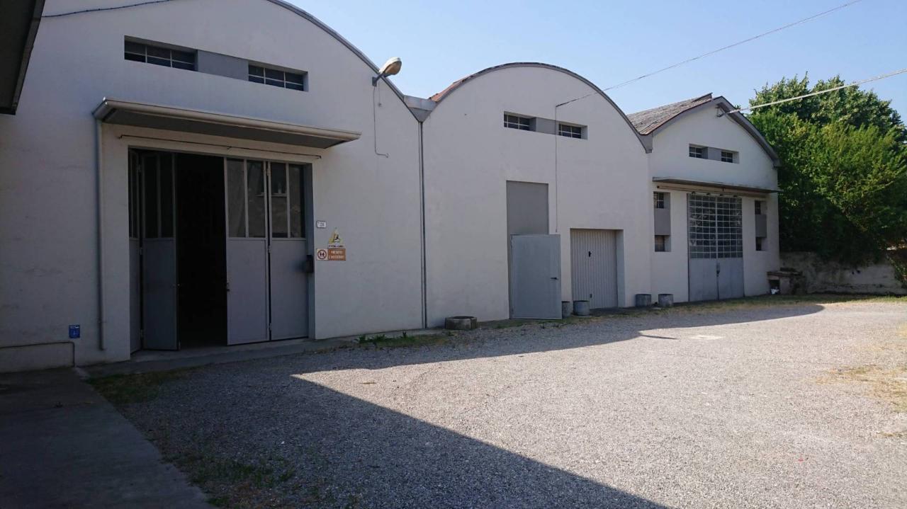 Capannone in vendita a Luzzara