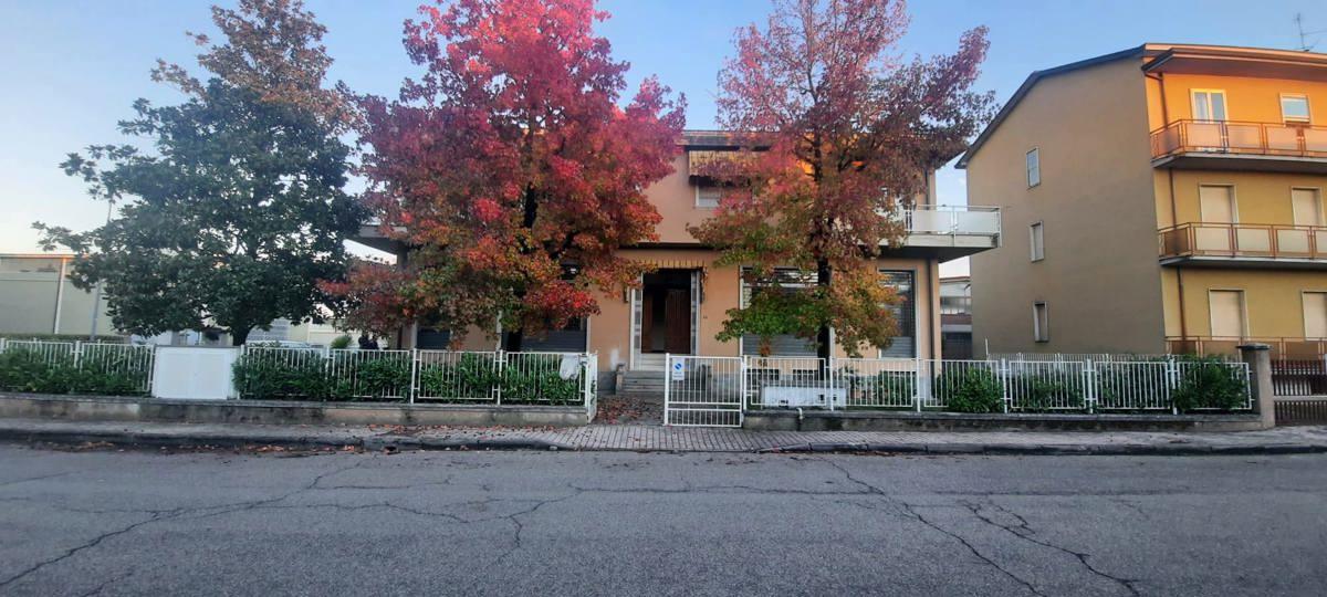 Negozio in vendita a Piacenza