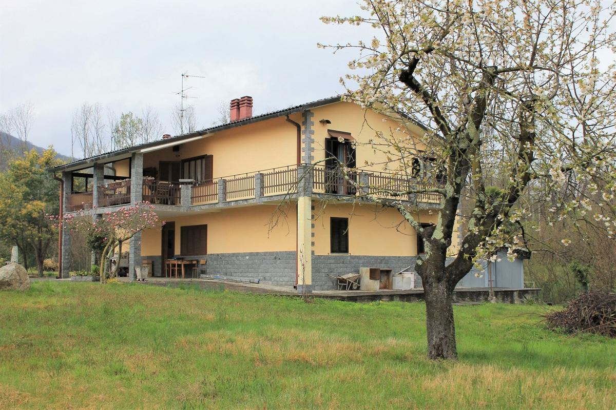 Villa in vendita a Brissago Valtravaglia