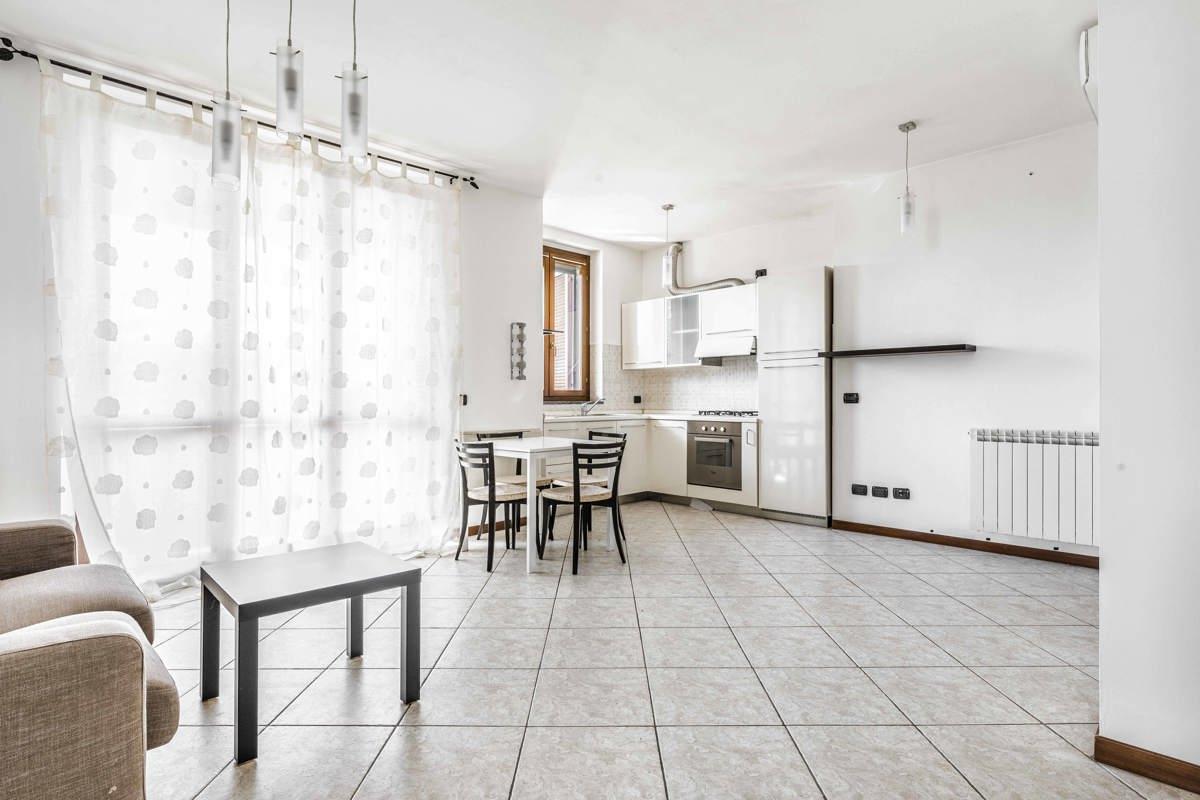 Appartamento in vendita a Caronno Pertusella