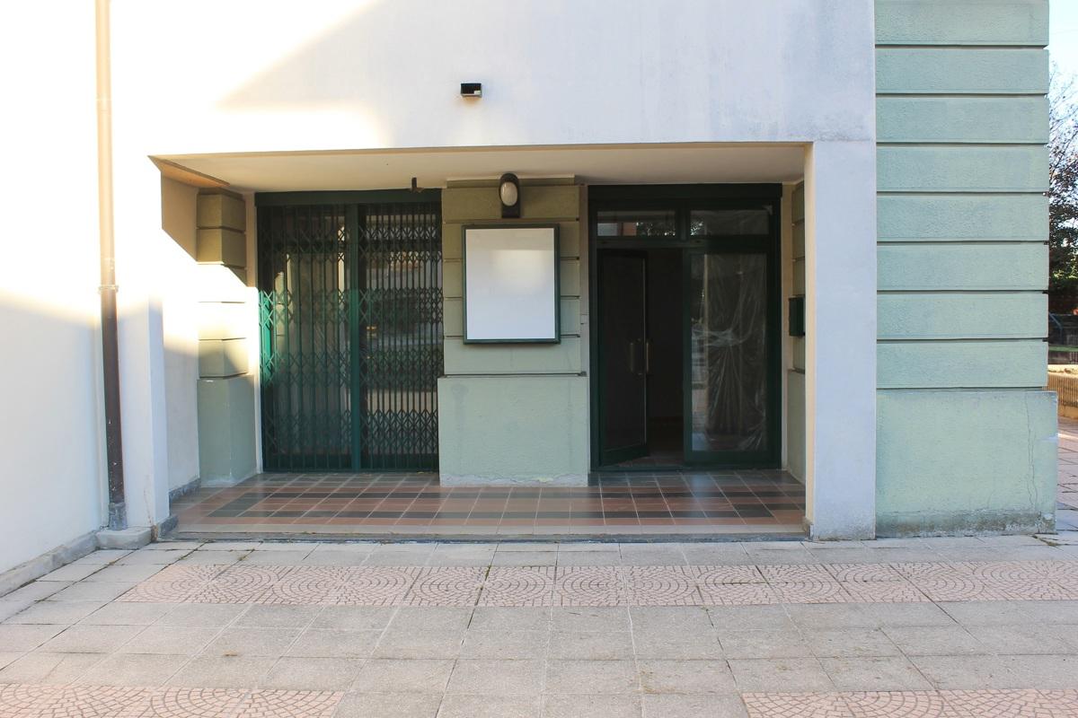 Negozio in vendita a Garbagnate Milanese