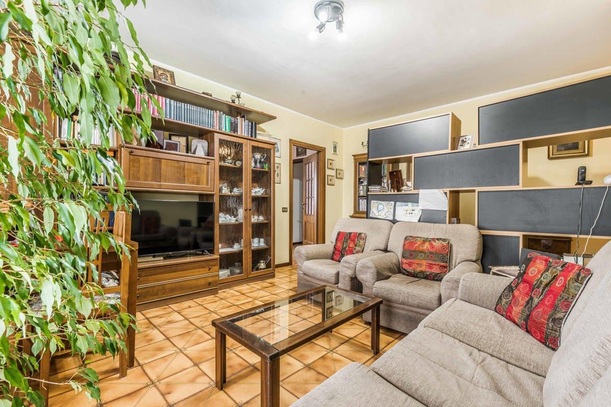 Appartamento in vendita a Garbagnate Milanese