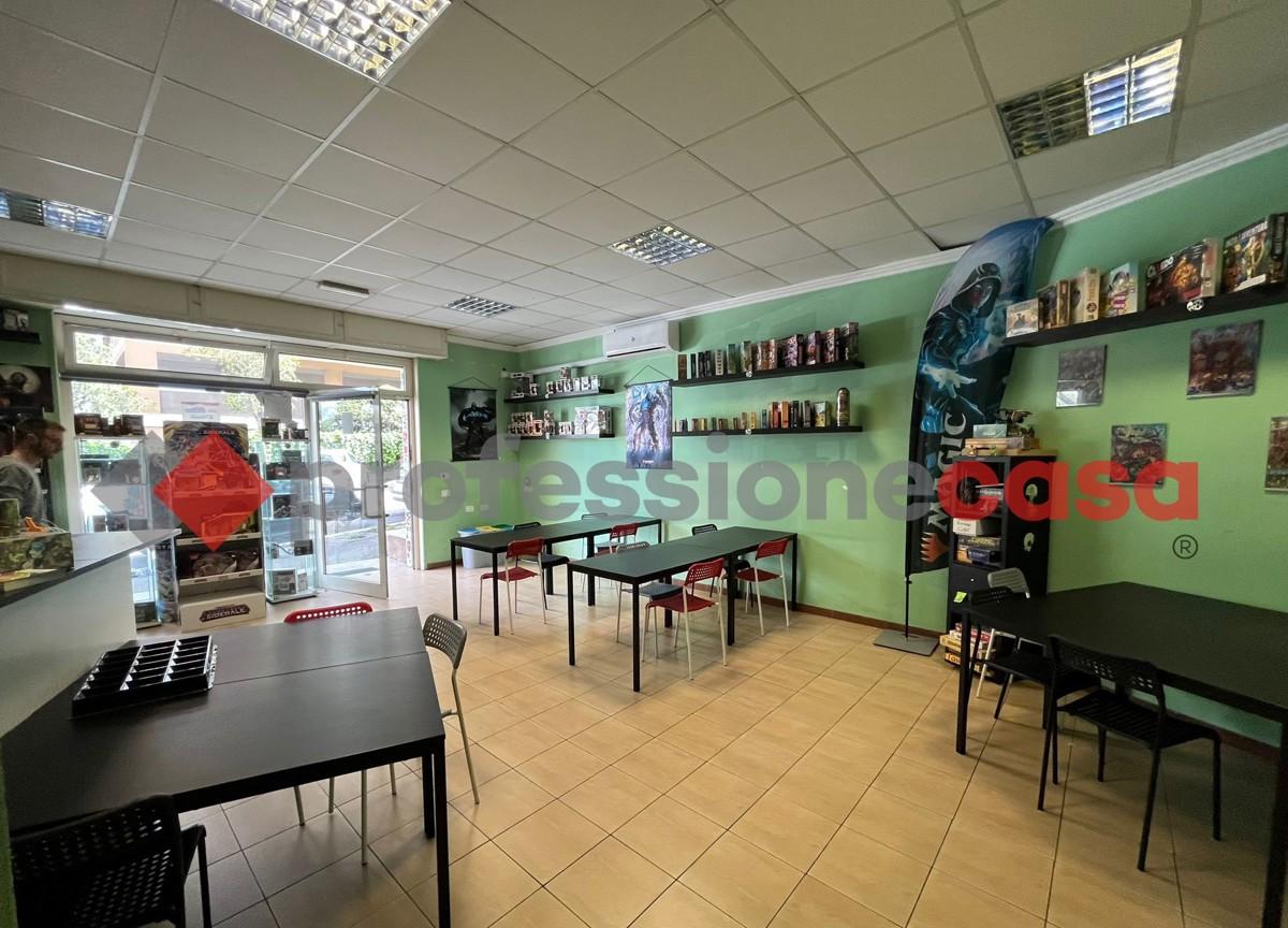 Negozio in vendita a Pomezia