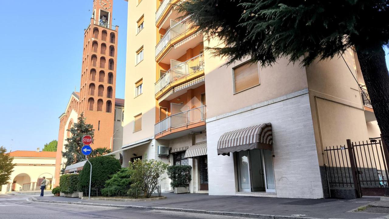Negozio in affitto a Olgiate Olona