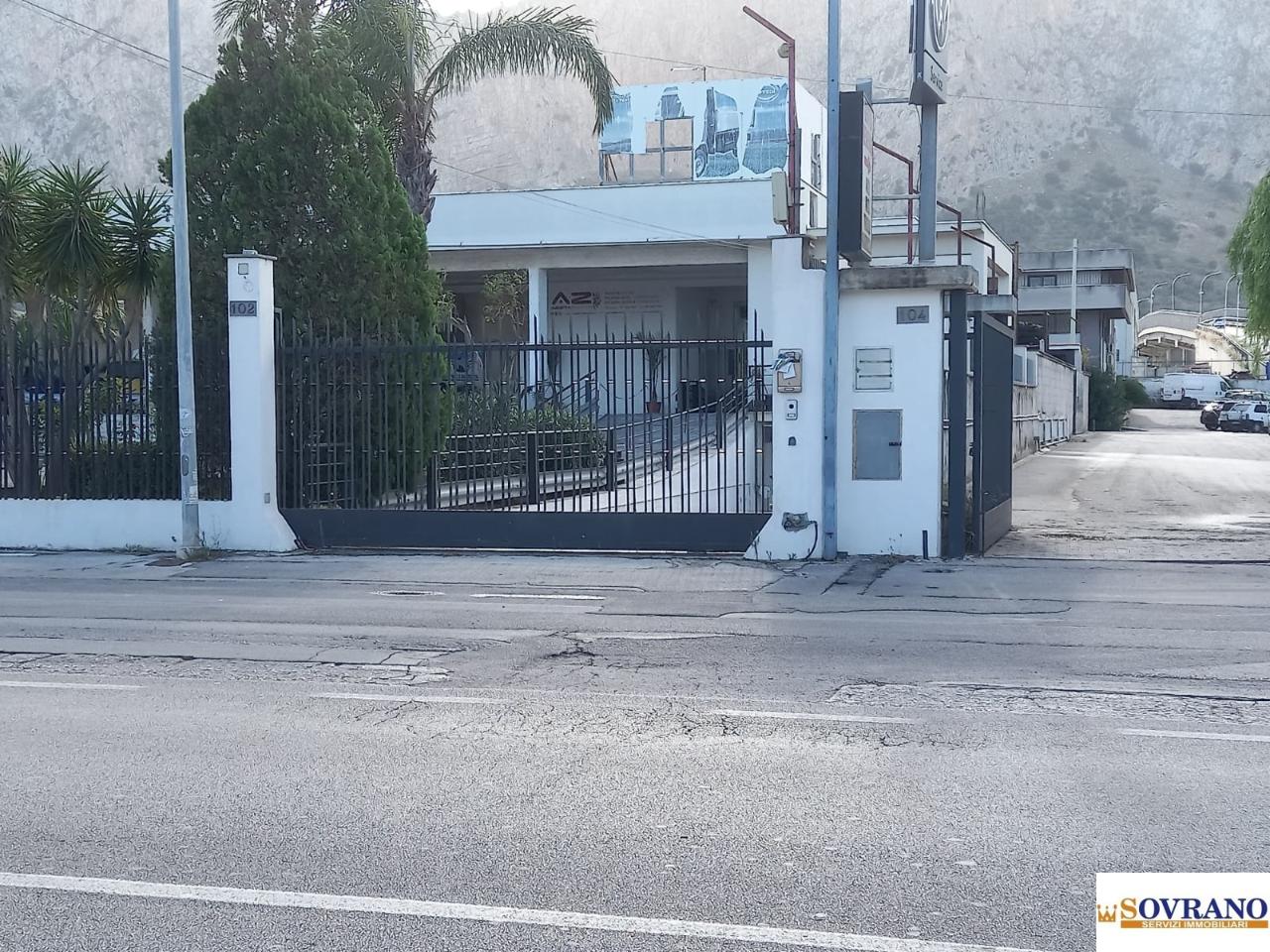 Negozio in affitto a Carini