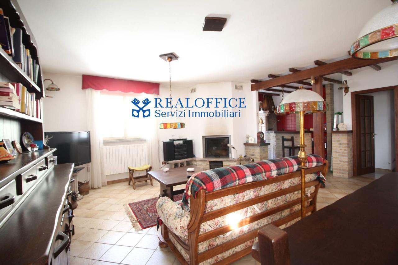 Villa in vendita a Vallefoglia