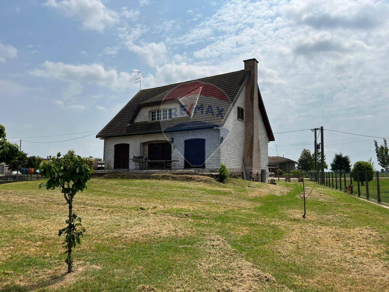 Villa in vendita a Quistello