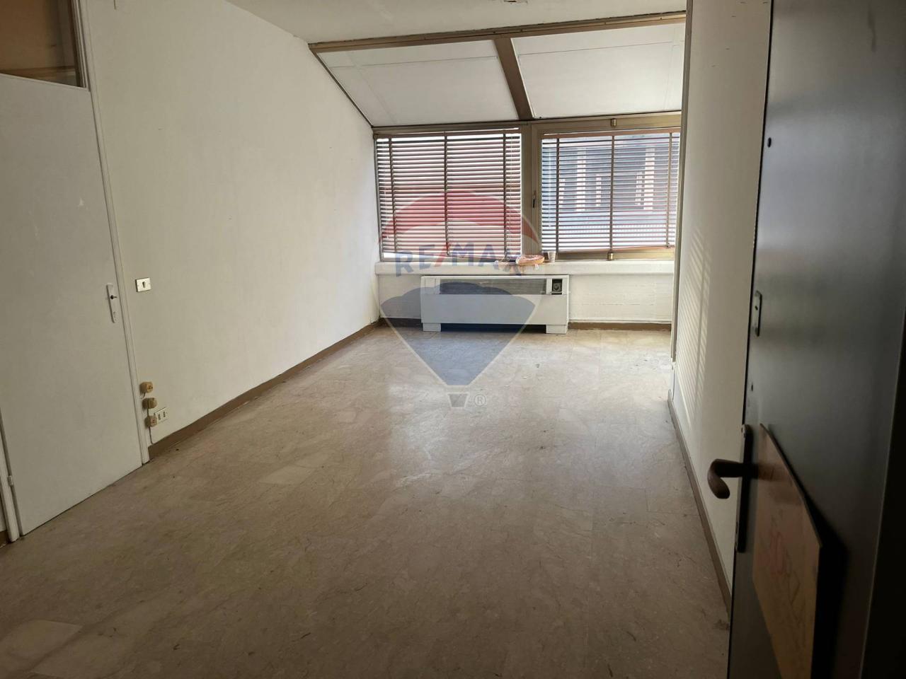 Ufficio in vendita a Modena