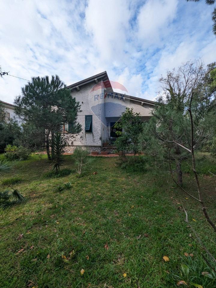 Villa in vendita a Massa