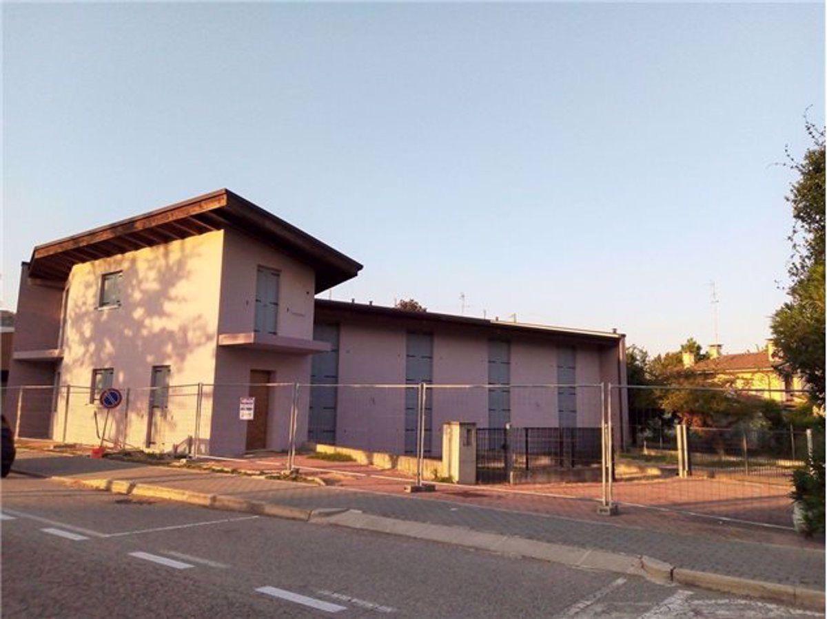 Palazzina commerciale in vendita a Polesella