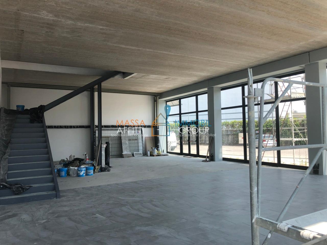 Ufficio in affitto a Carrara