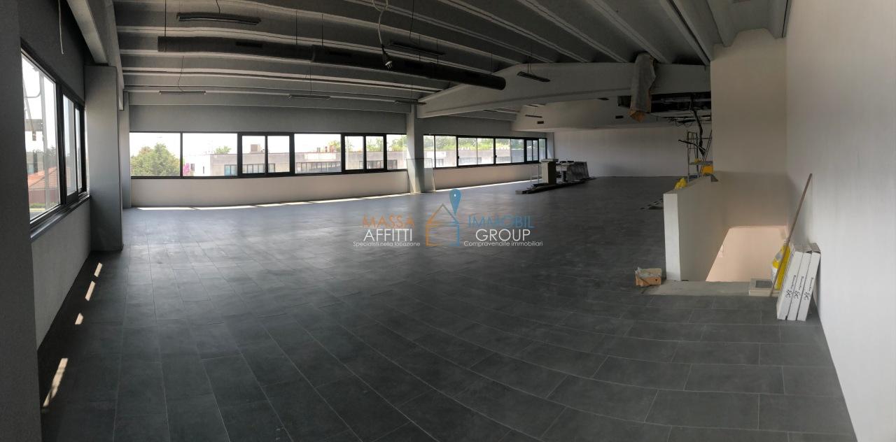 Ufficio in affitto a Carrara