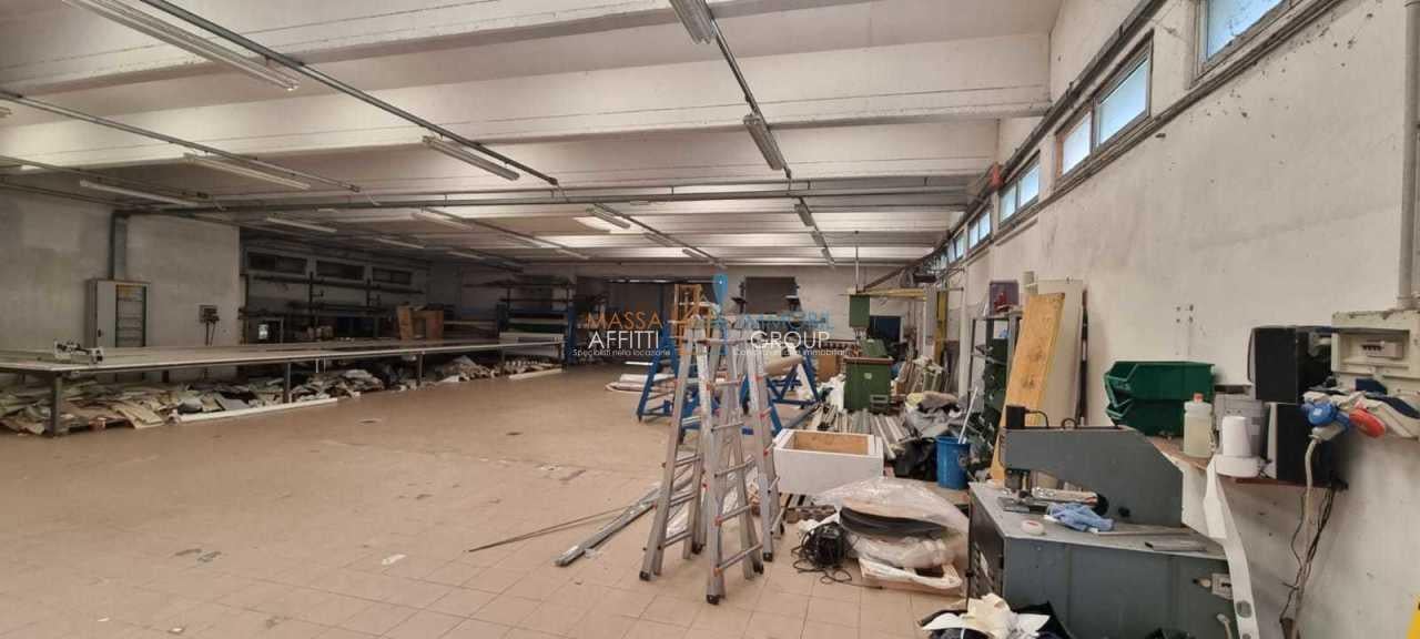 Capannone in vendita a Massa