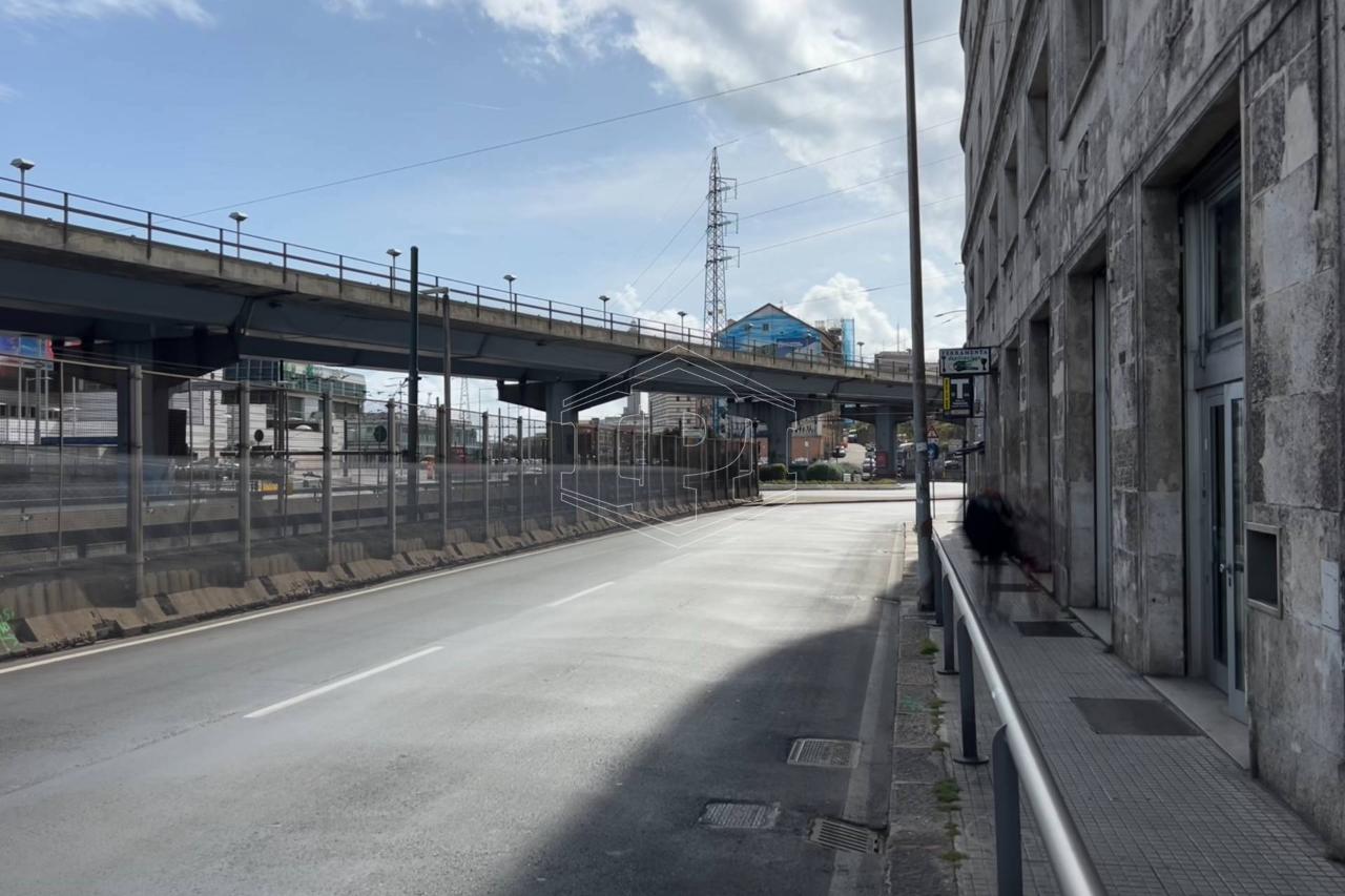 Negozio in affitto a Genova