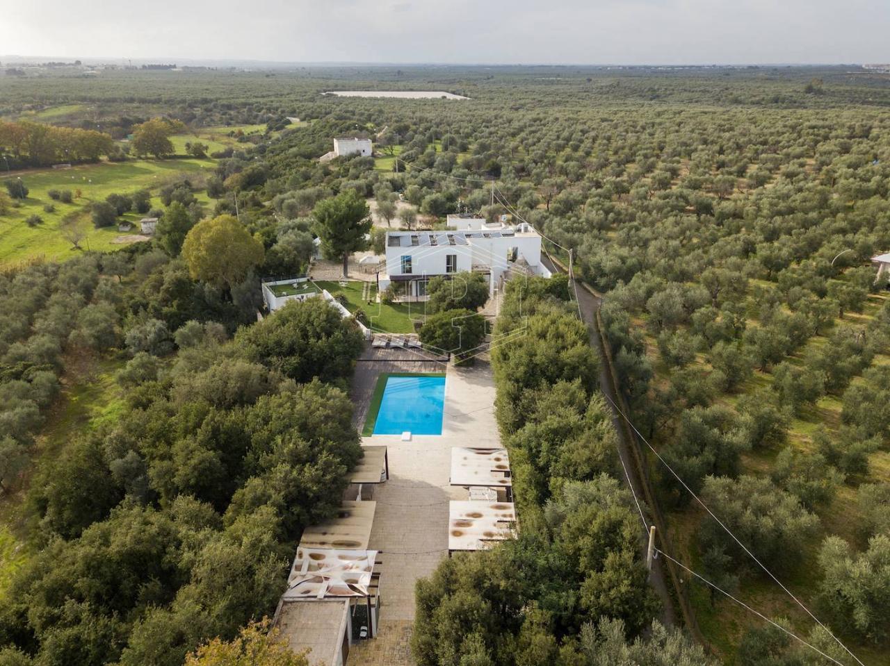 Esercizio commerciale in vendita a Bitetto