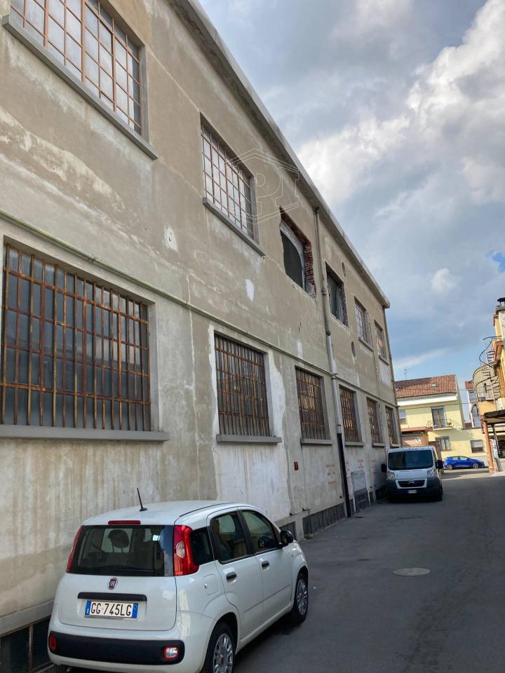 Capannone in vendita a Torino