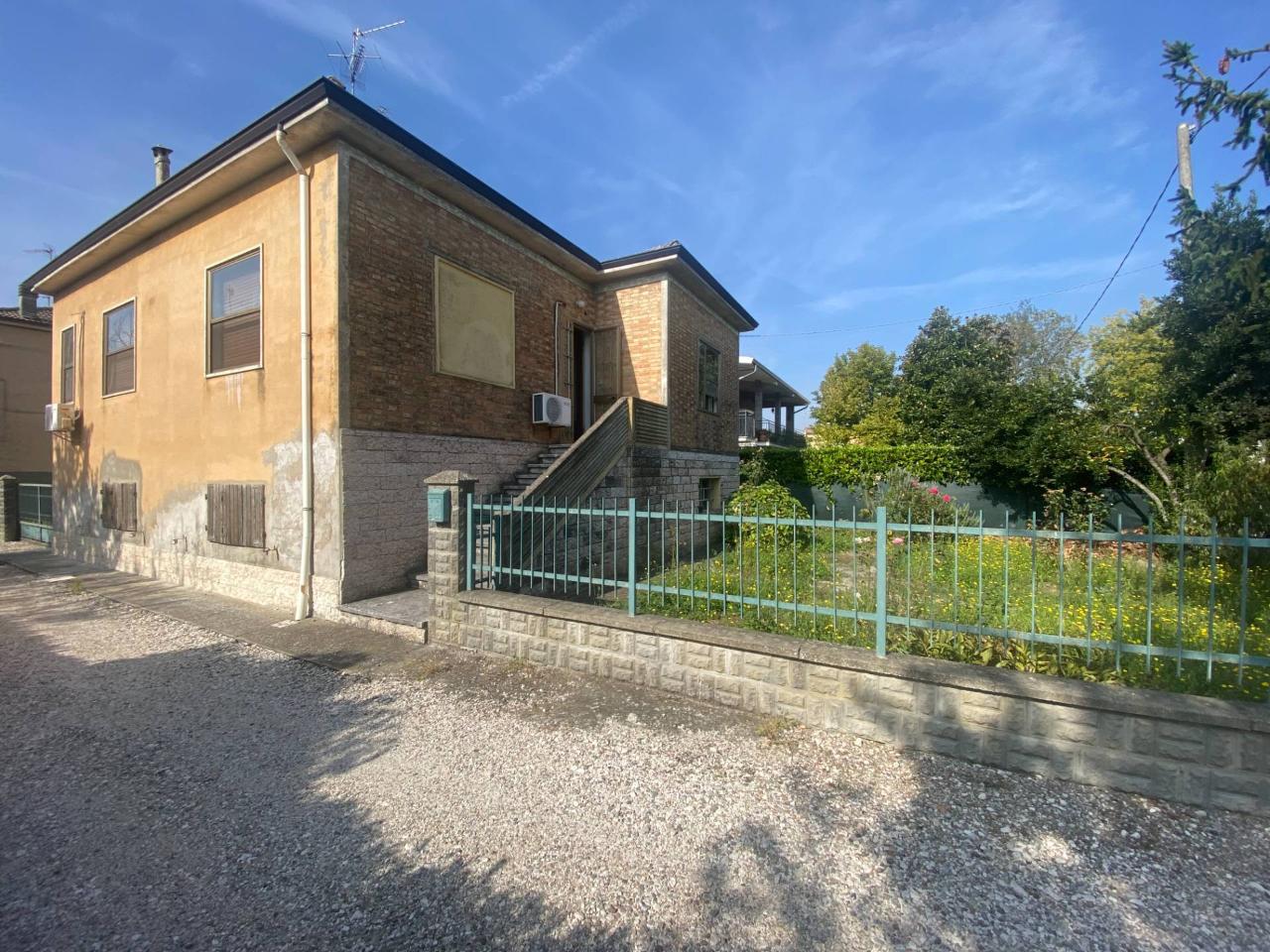 Casa indipendente in vendita a Mirandola